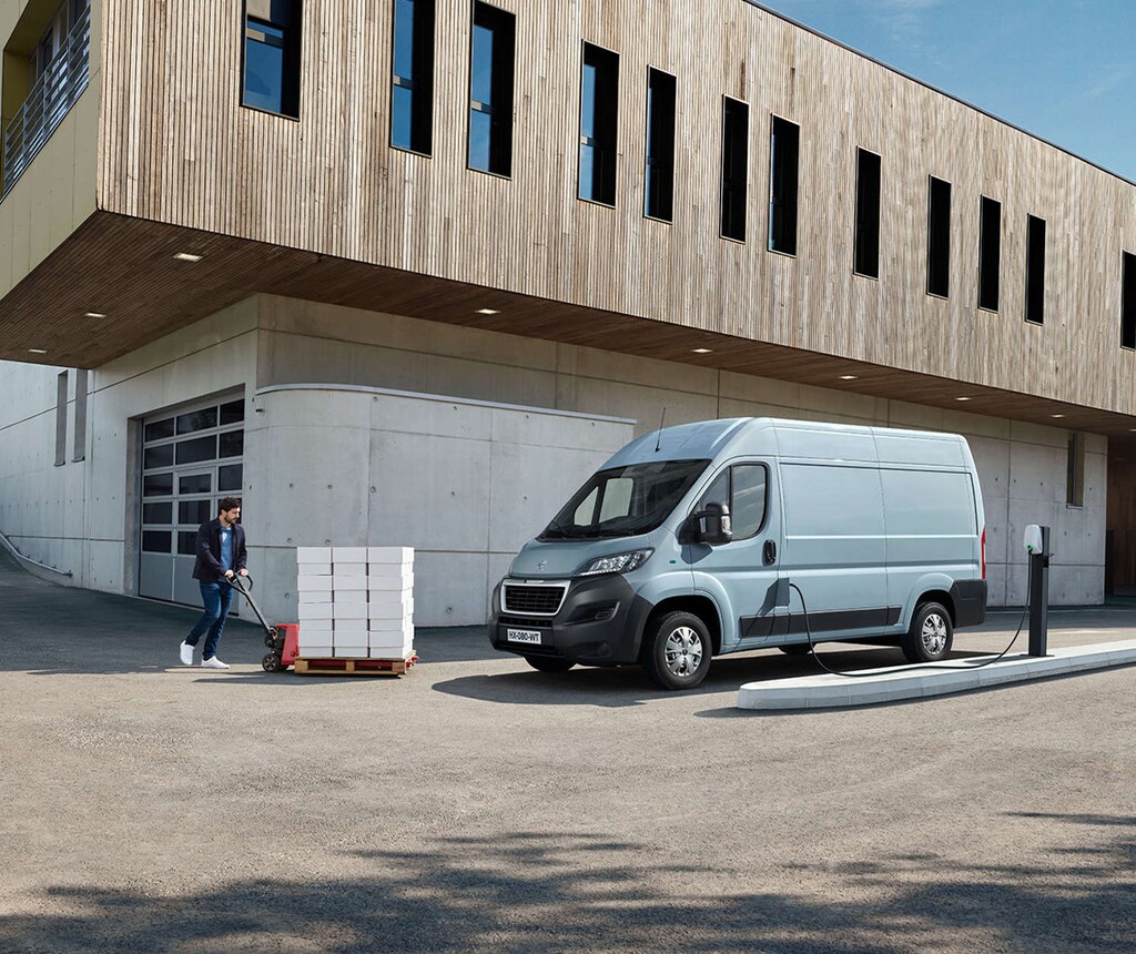 PEUGEOT Boxer: profesyoneller için çok amaçlı ticari araç
